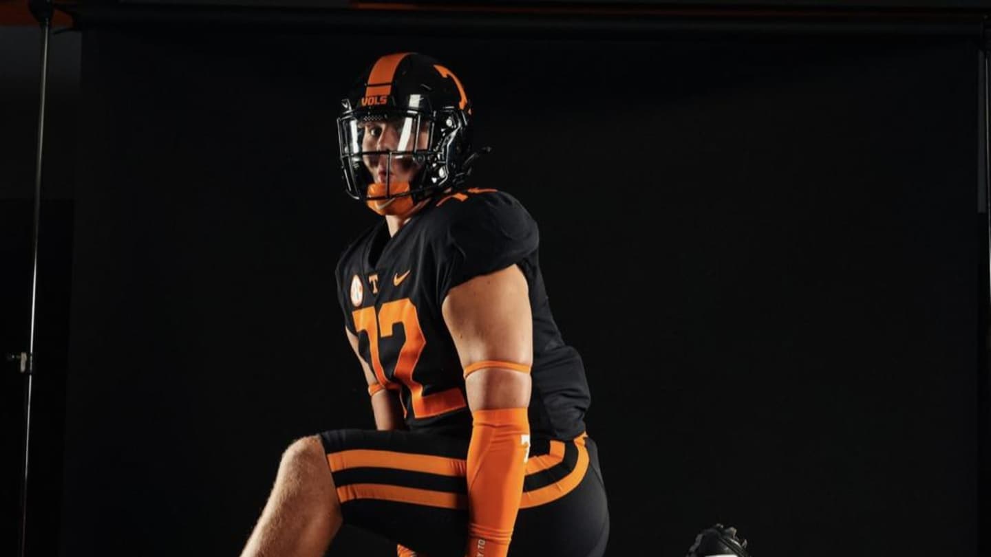 Jesse Perry Signs With Tennessee Football - Sports Illustrated ...