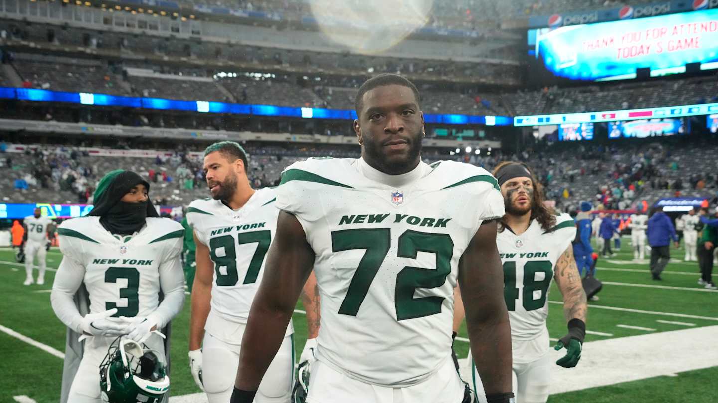 Jets' Short-tempered Micheal Clemons Ejected on Black Friday - Sports ...