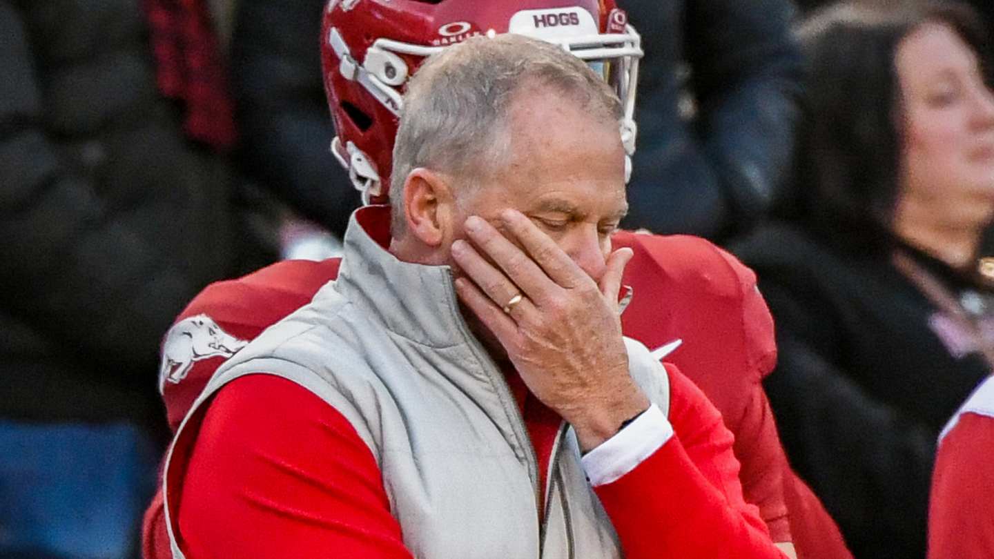 Razorbacks athletics director may be in corner with tough way out ...