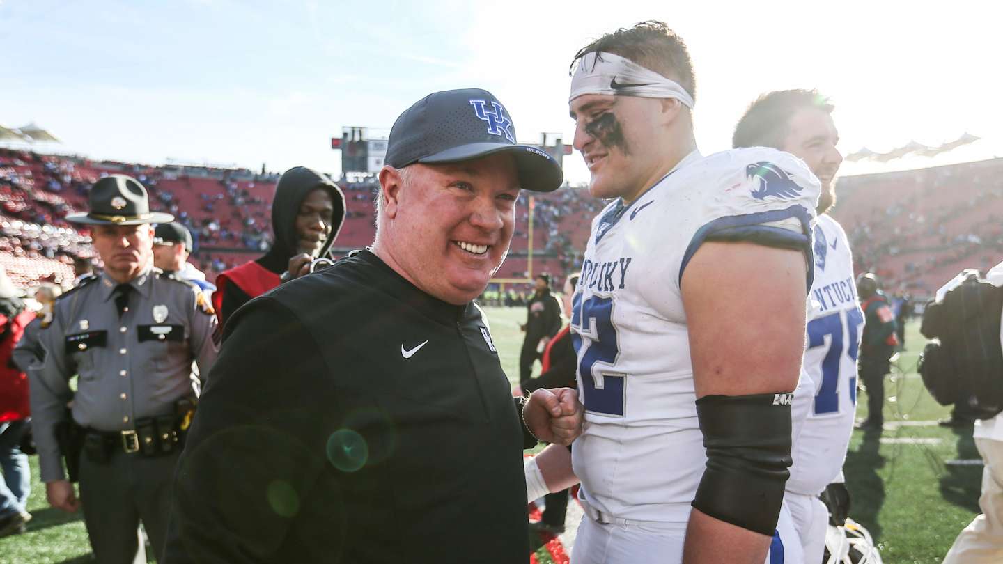 Report: Mark Stoops Deal Nixed By Texas A&M's Board Of Regents At Last ...