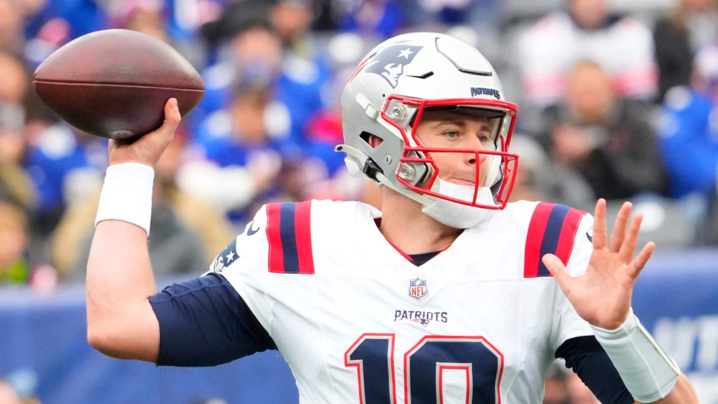 NFL Fans Crushed Mac Jones After He Threw Another Awful Interception ...