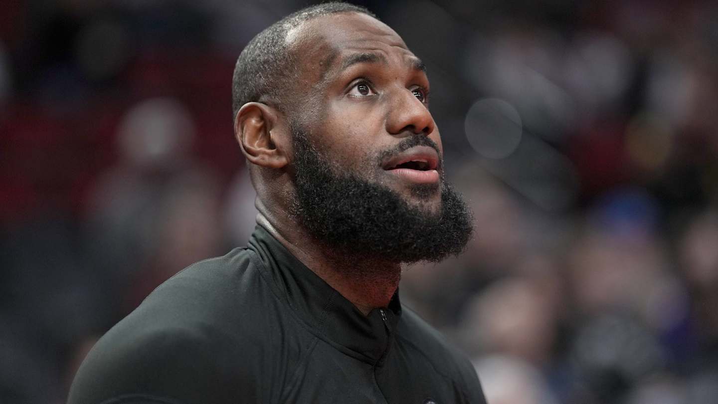 LeBron James Astounded By Aaron Rodgers’ Return to Jets Practice ...