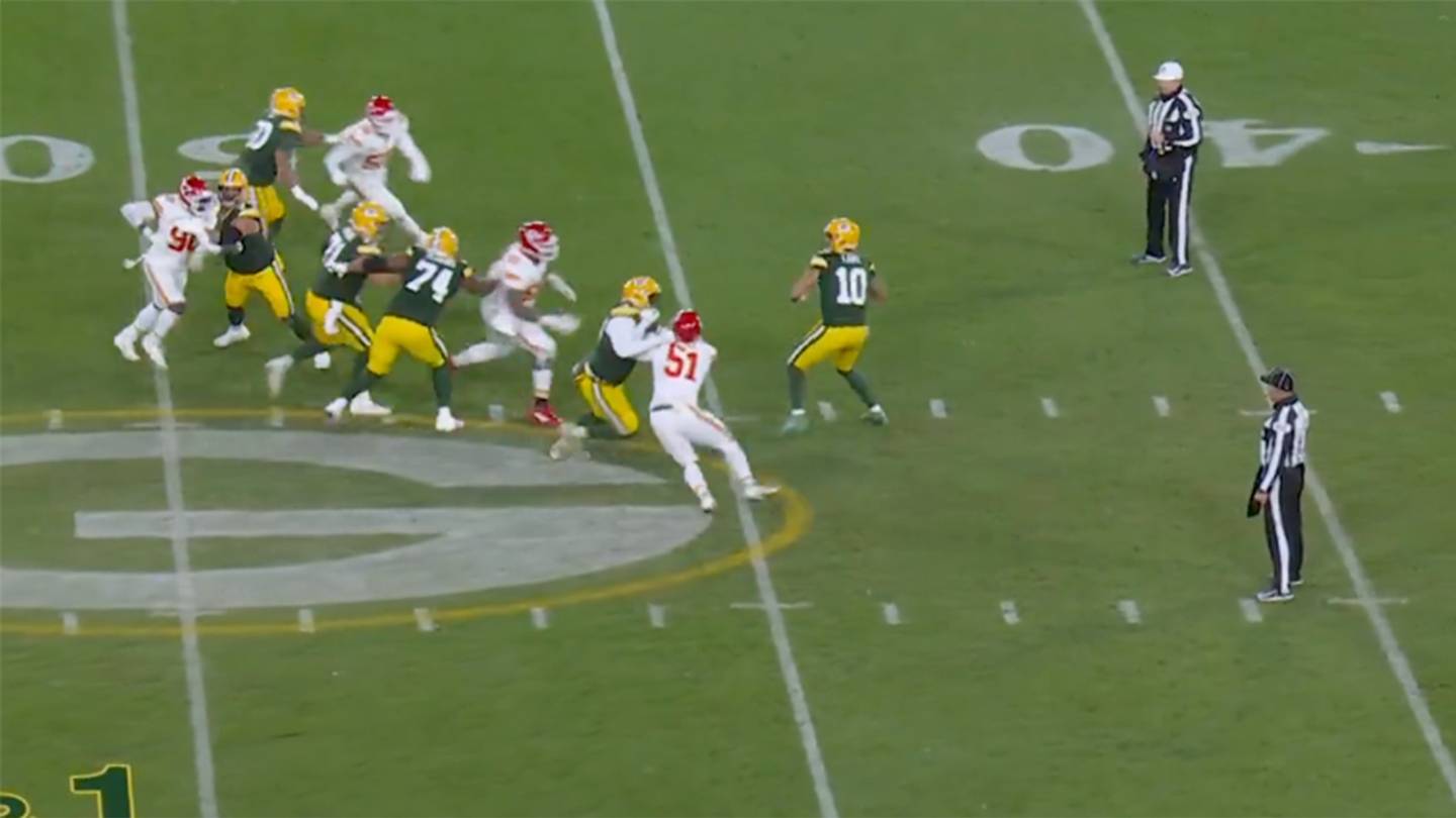 Jordan Love Throws Two Unbelievable Passes on Packers’ TD Drive, and ...