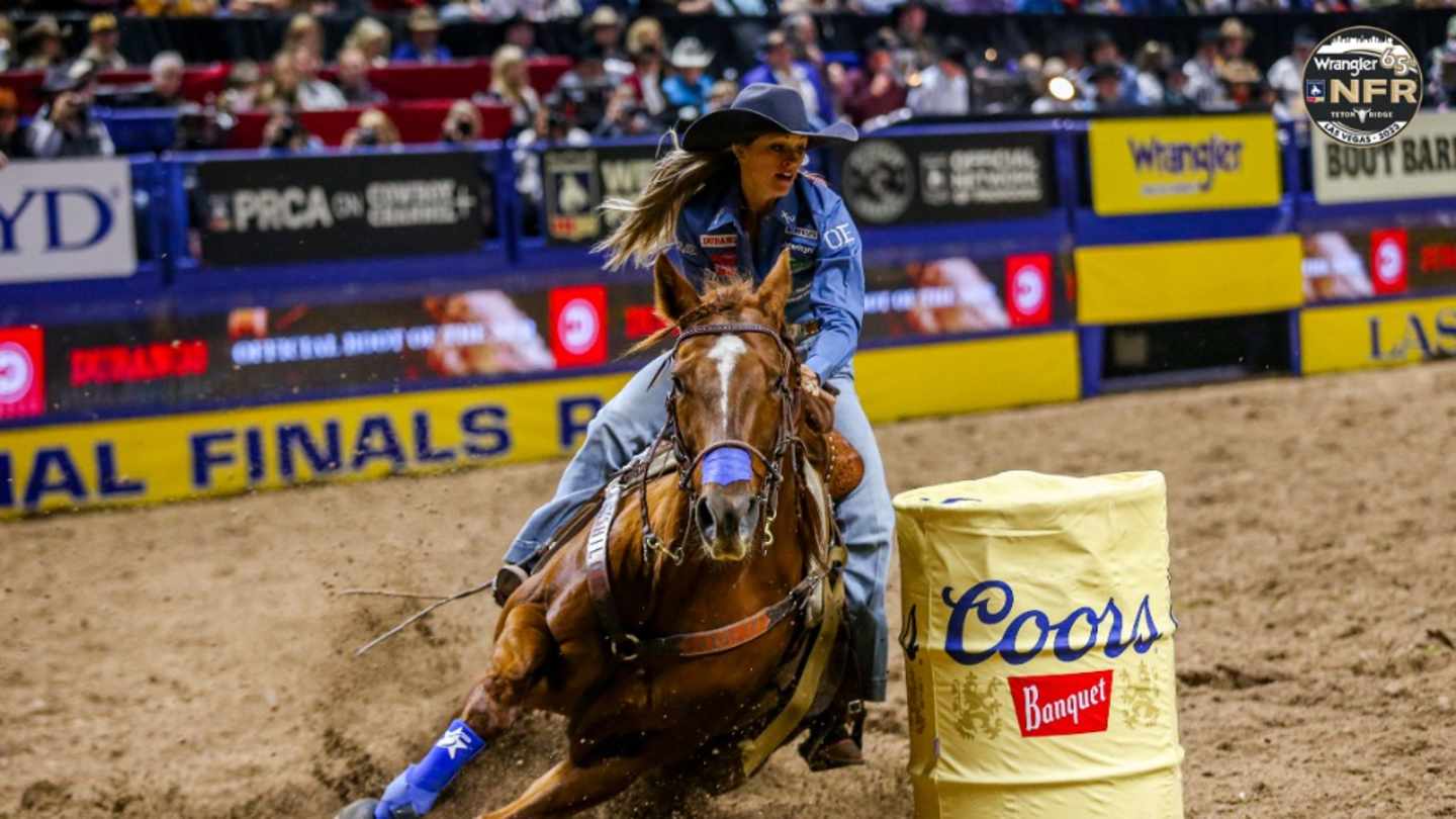 Stevi Hillman and “Sandi” Smoke Round 2 of the 2023 National Finals ...