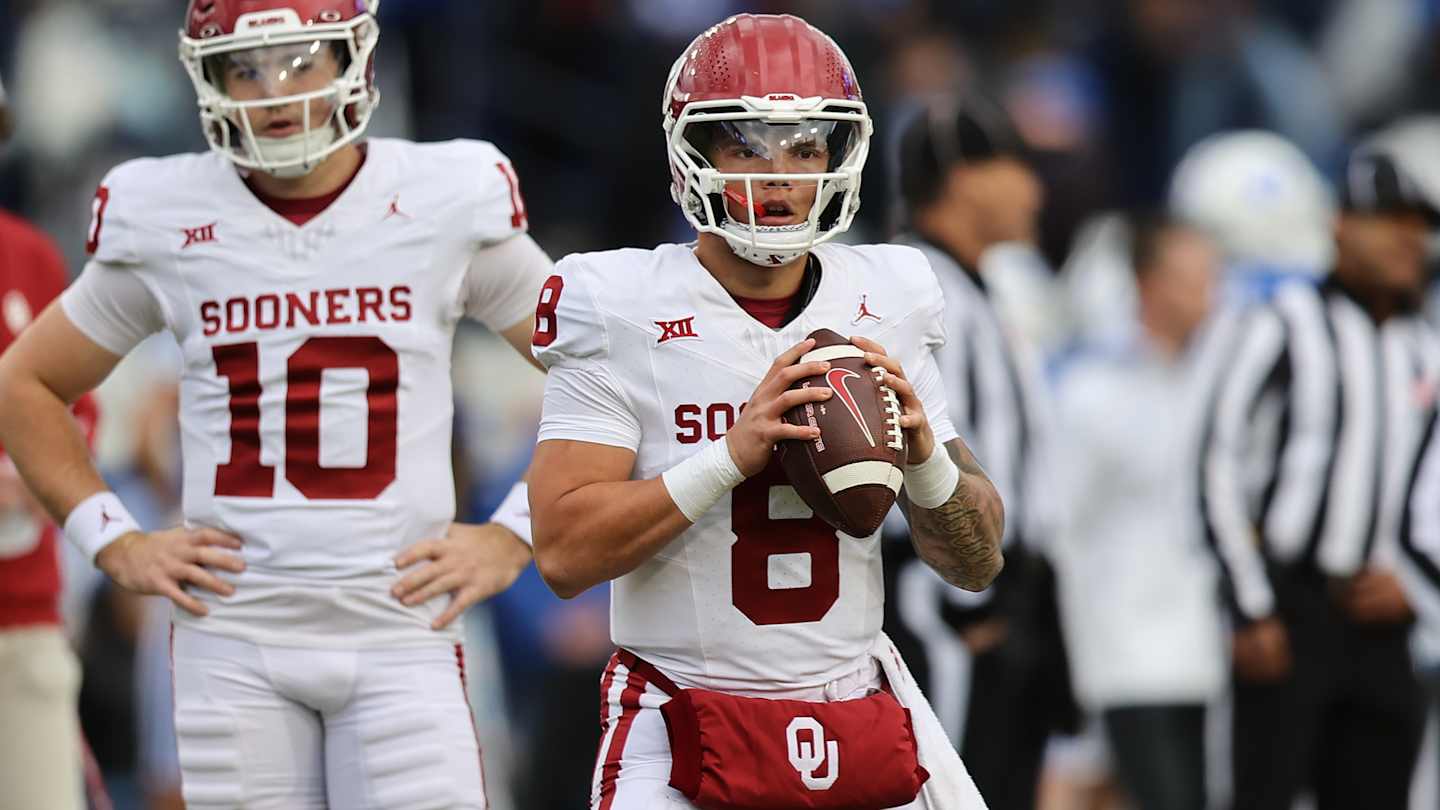 Oregon Football: Five Things to Know About New Oregon QB Dillon Gabriel ...