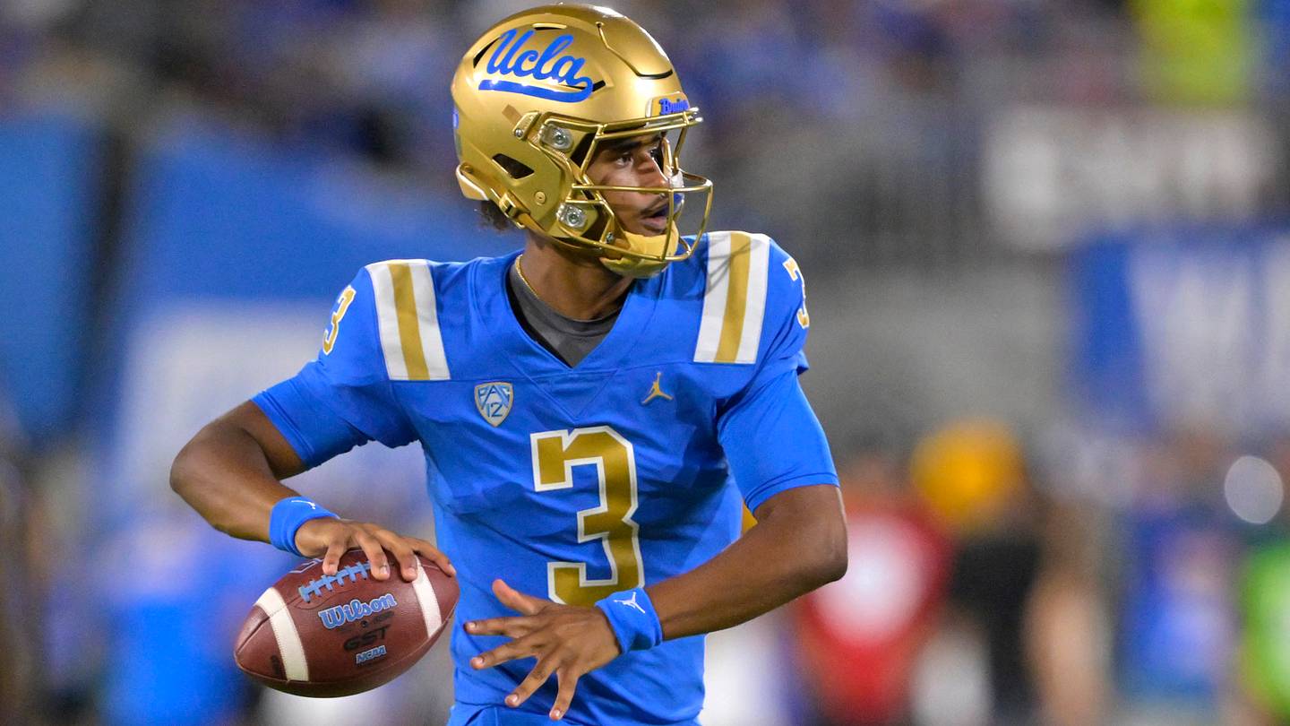 Oregon Recruiting: UCLA QB Dante Moore Visiting Oregon This Week ...