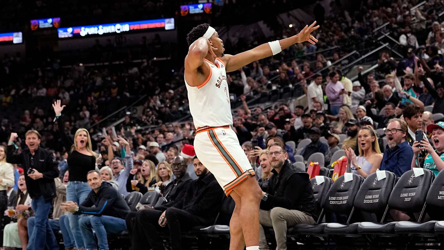 San Antonio Spurs Dethrone LeBron James' Los Angeles Lakers With Hot Shooting, Snap 18-Game ...