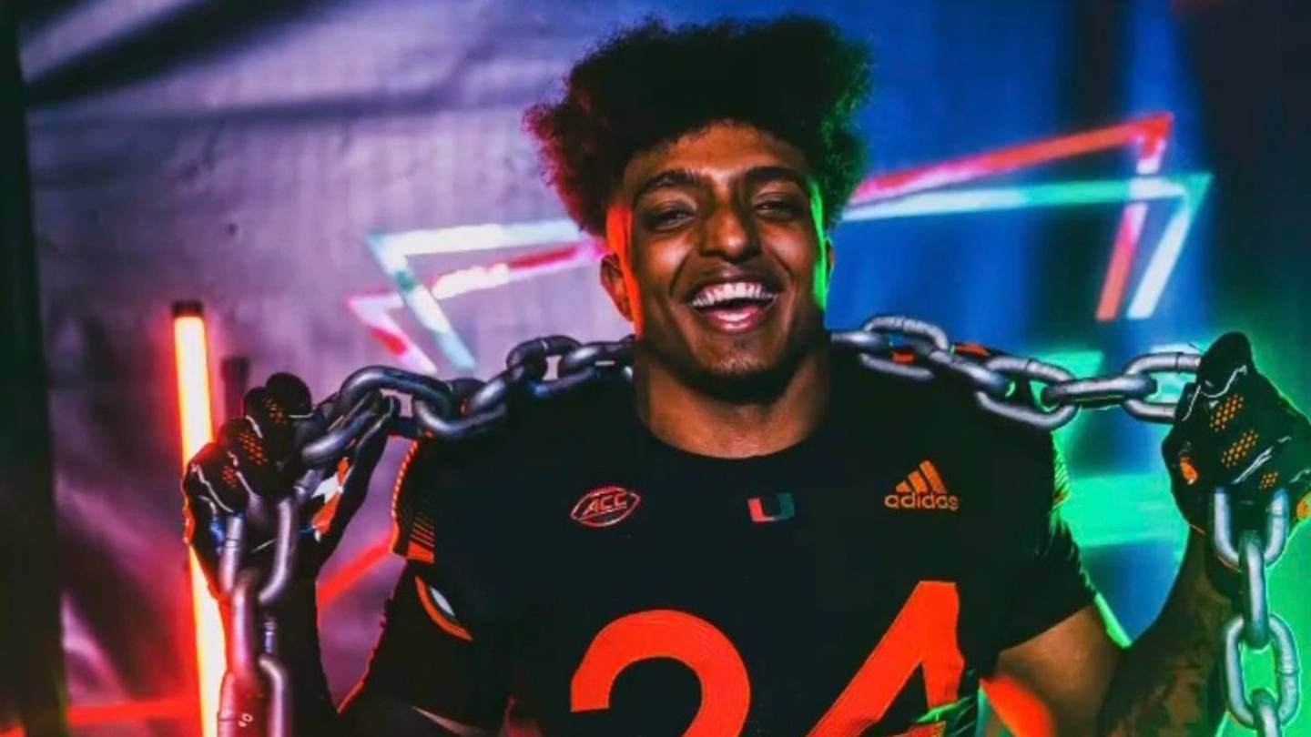 LB Adarius Hayes Flips Commitment From Florida Gators to Miami ...