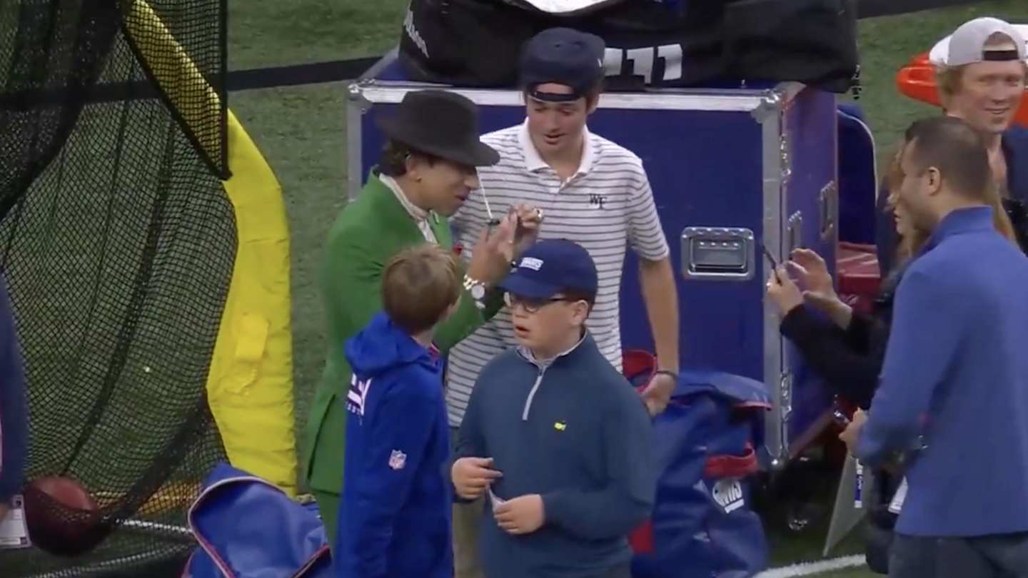 Tommy DeVito’s Agent Wore Another Priceless Outfit to Giants-Saints ...