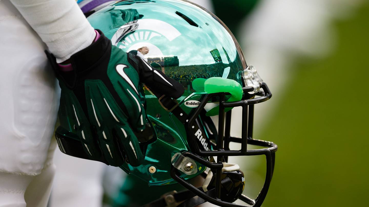 3-star OT Payton Stewart commits to Michigan State football in 2024 ...