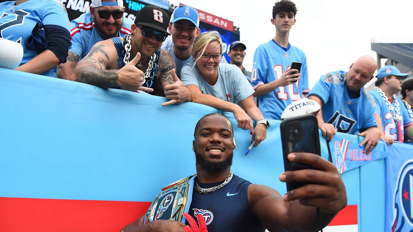 Linebacker Azeez Al-Shaair: ‘I’d Love To Re-Sign With Tennessee Titans ...