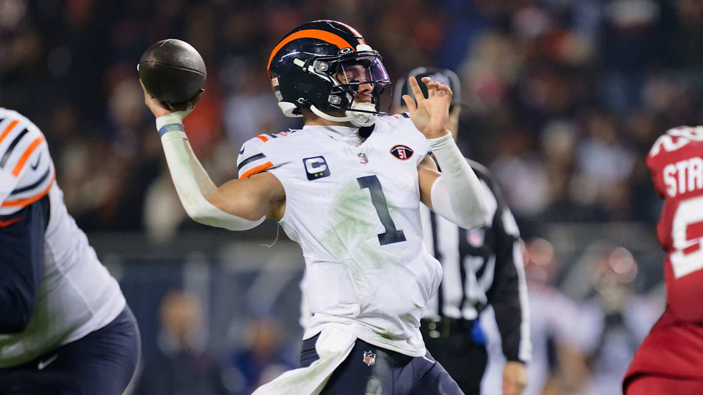 Trade Idea: How Atlanta Falcons Acquire Chicago Bears QB Justin Fields ...