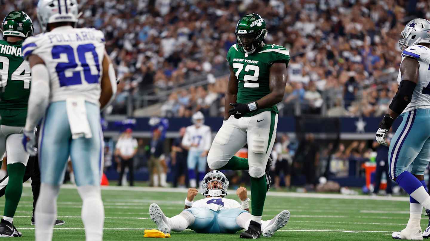 Another Embarrassing Incident for Jets' Micheal Clemons as Dubious ...