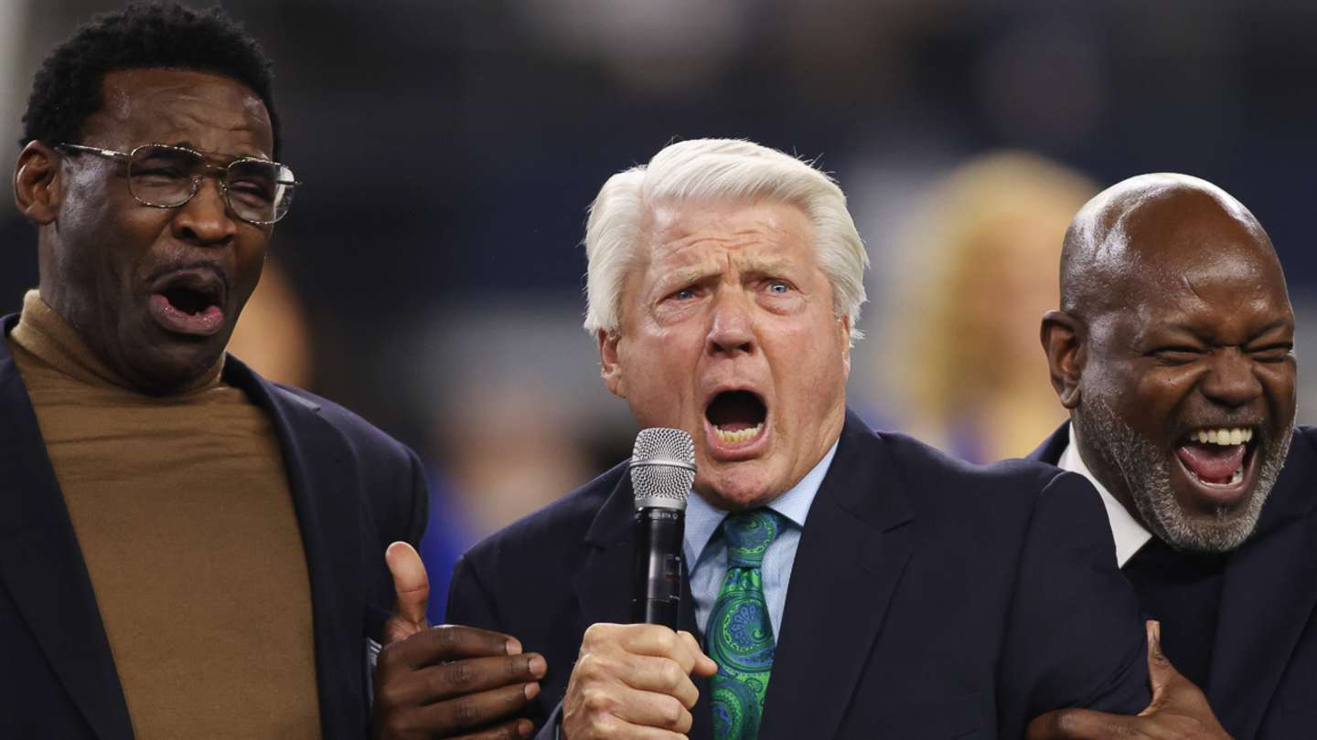 Pair of former Razorbacks: Jones puts Johnson in Dallas Cowboys' Ring ...