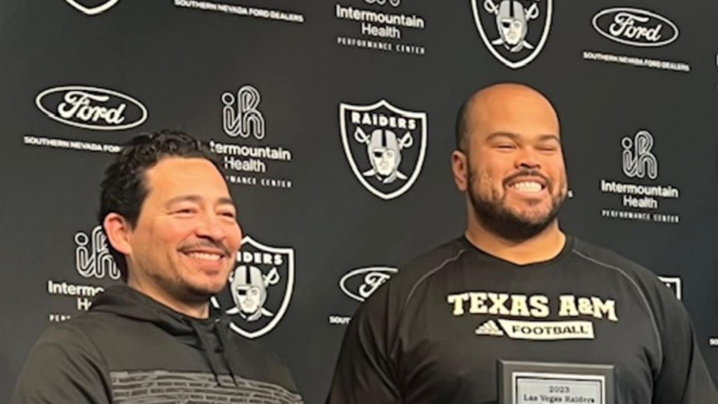 Raiders Eluemunor Receives Craig Long Award - Sports Illustrated Las ...