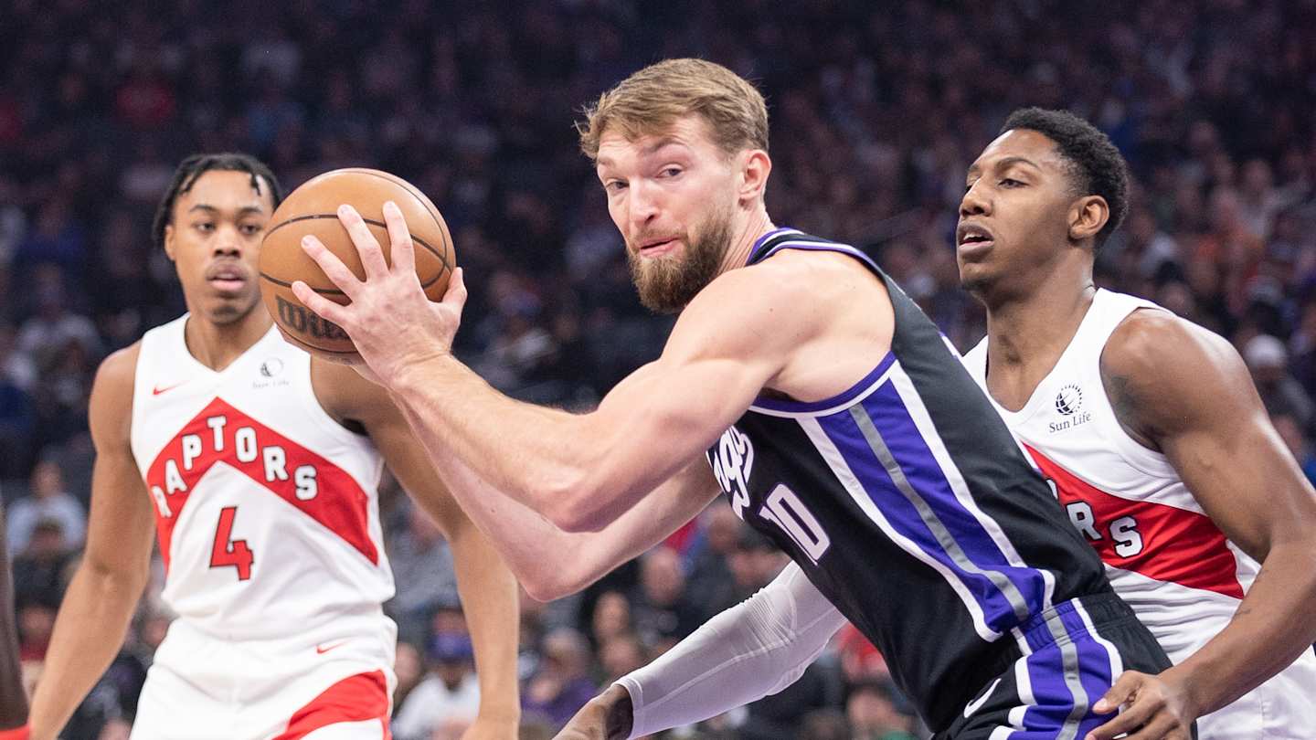 Kings Hold Off as Raptors Claw Back in Fourth Quarter - Sports ...