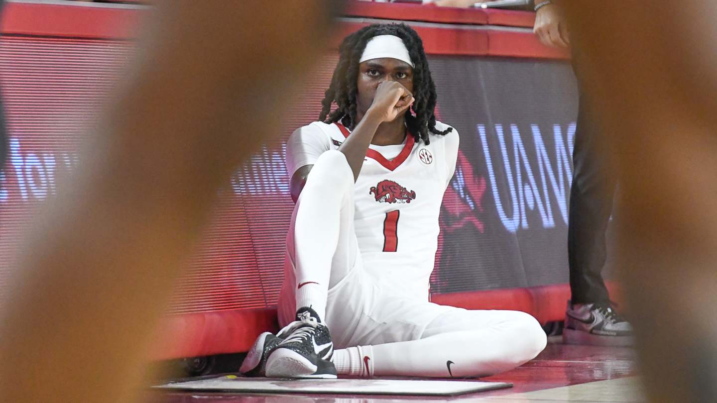 Razorbacks Menifield right: 'We quit' in blow loss to Auburn - Sports ...