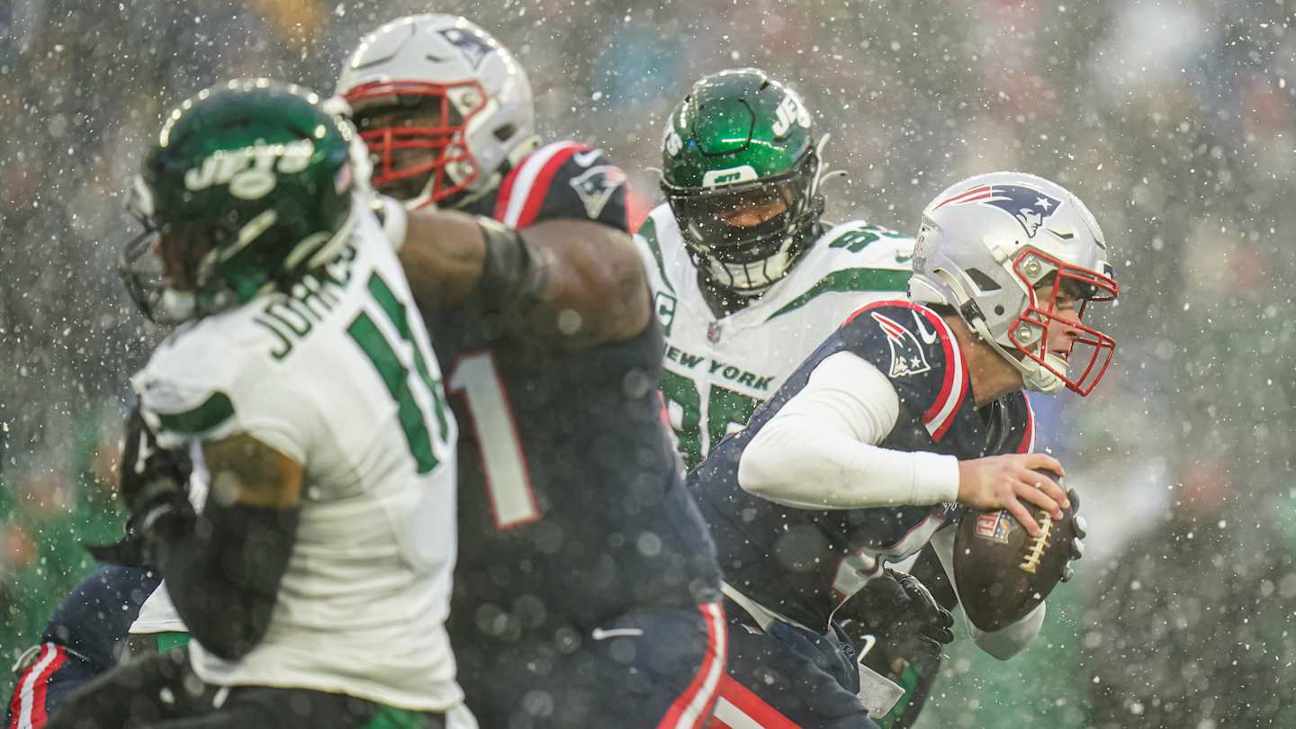 Streak-buster in the Snow: Jets Bury Belichick's Patriots to End Season ...