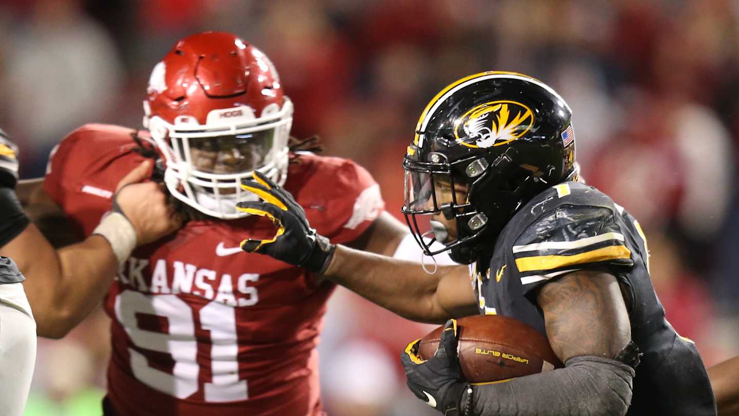 Arkansas' Taurean Carter flips commitment from SMU to Deion Sanders and ...