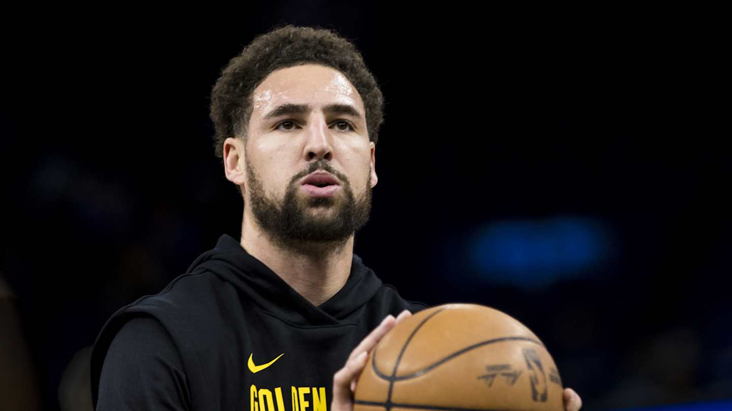 Klay Thompson Gives Shocking Reaction to Warriors Fans Booing Team - Inside the Warriors