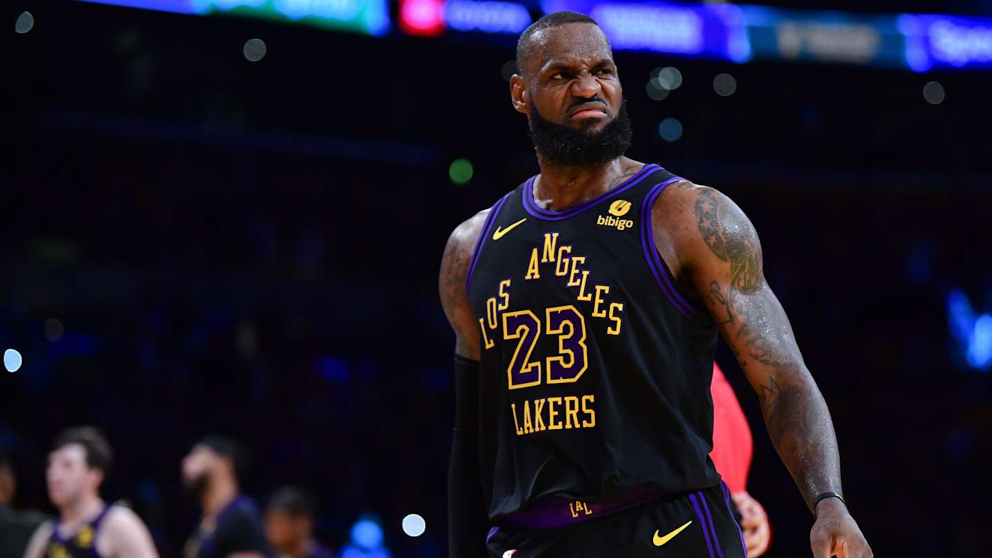 LeBron James' Unbelievable Pass Is Going Viral In Suns-Lakers Game ...