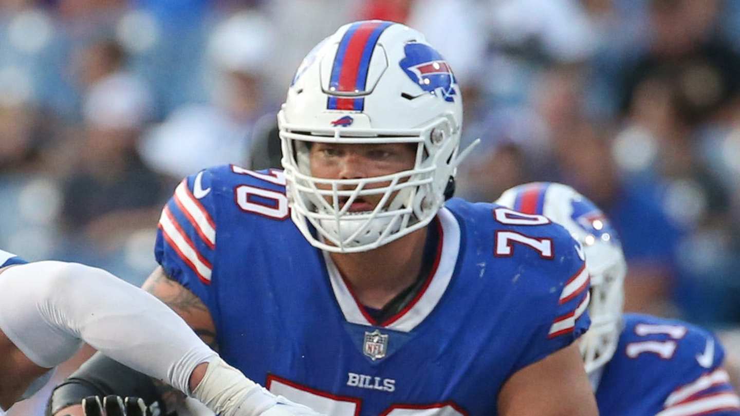 Bills OL Helps Stranded Motorist in Snowstorm While Teammate Records ...