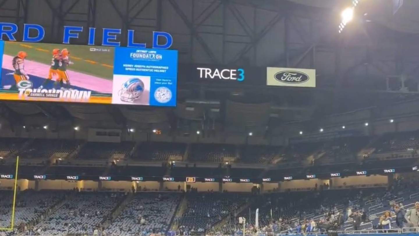 Lions Fans Erupted With Cheers Watching Cowboys’ Collapse on Jumbotron ...