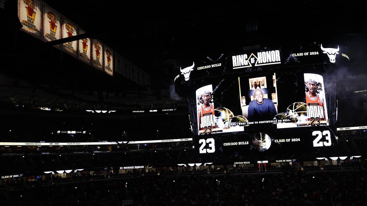 Charles Barkley comments on the disastrous Ring of Honor ceremony ...