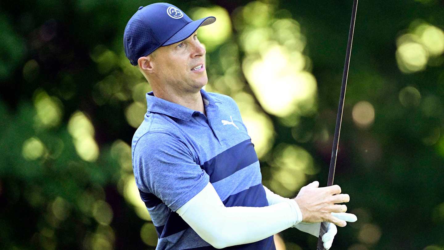 Ben Crane shoots 62 to surge into lead at Bermuda Championship - Sports ...