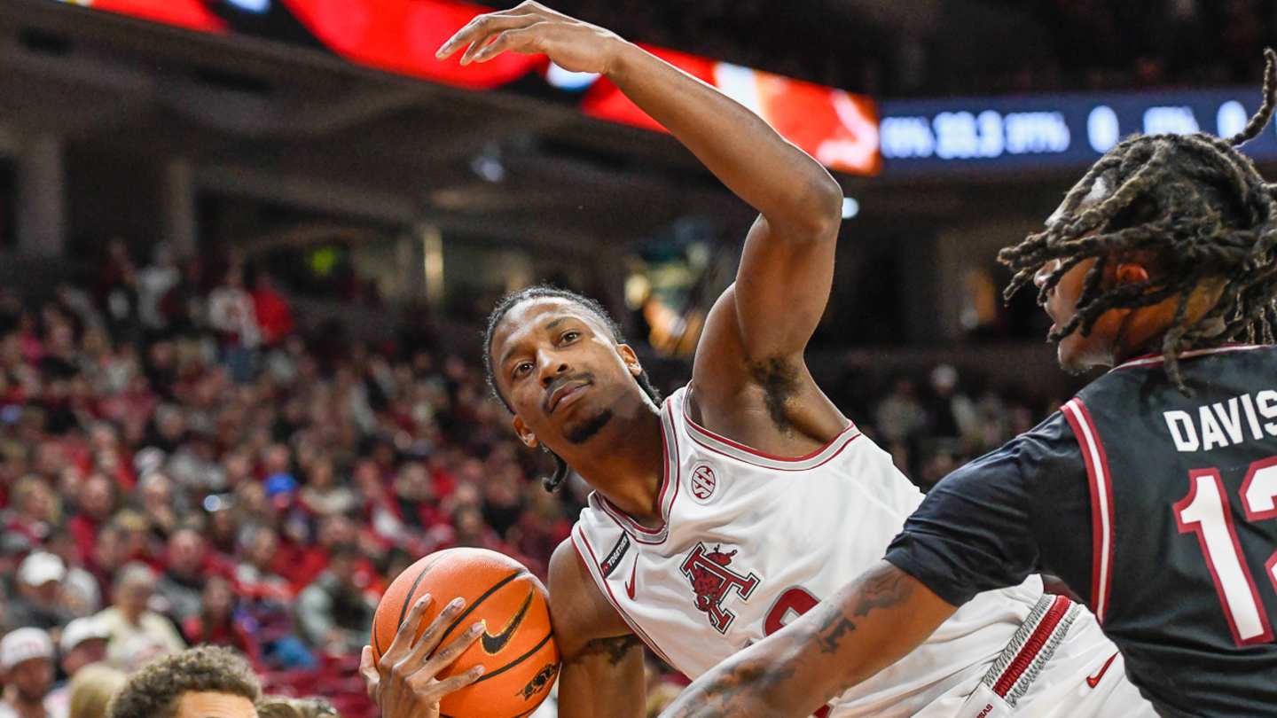 Razorbacks effort against Gamecocks embarrassing once again - Sports ...