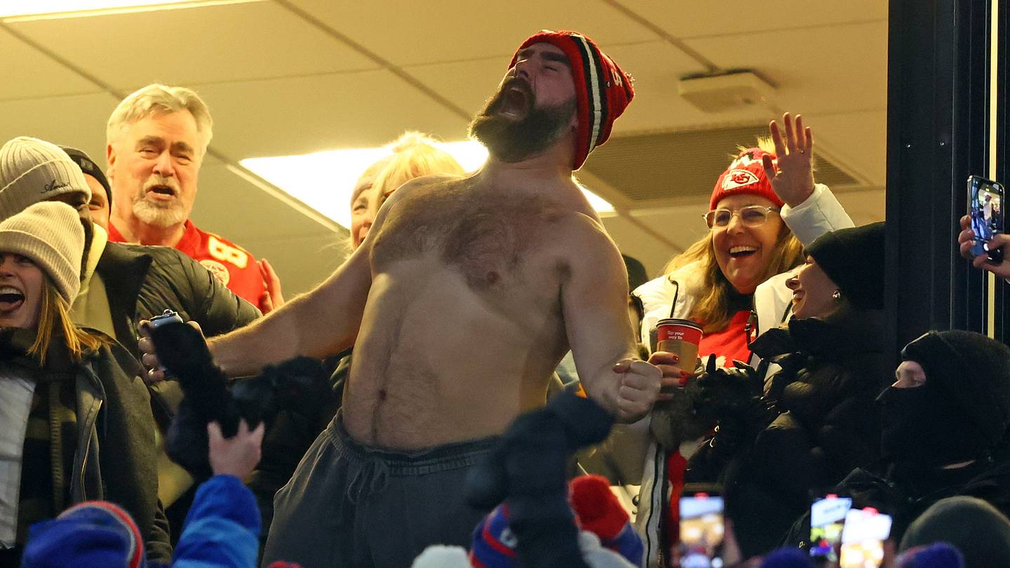 Chiefs’ Travis Kelce Had the Perfect Response to Finding Out Jason Was ...
