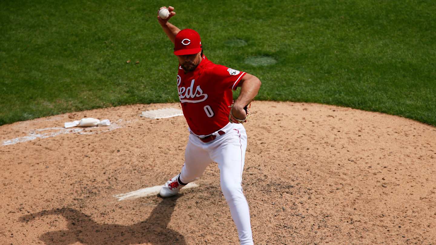 Cincinnati Reds Infielder Alex Blandino Trying to Refine Knuckleball in ...