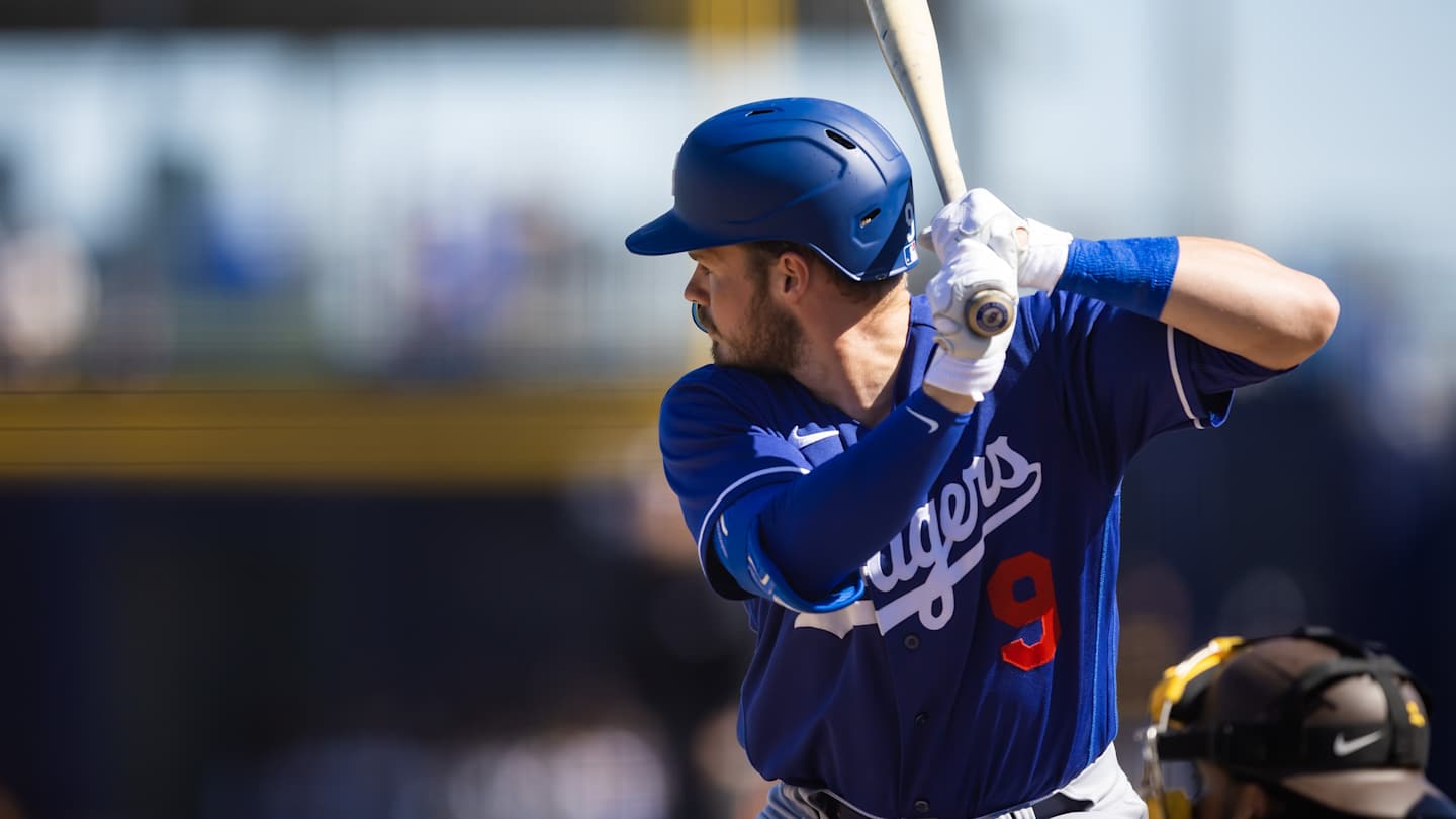 Dodgers Shortstop Gavin Lux Provides Huge Update on Recovery From Torn ...