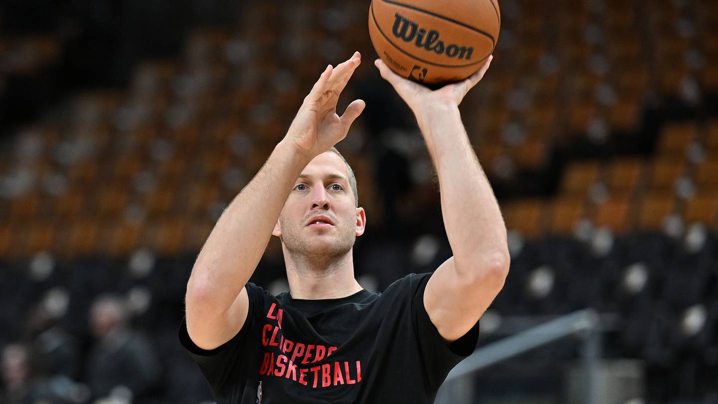 Veteran Duke Basketball Pro Still Going Strong for NBA Title Contender ...