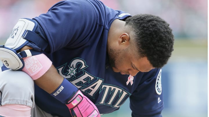 Robinson Cano injury: Mariners 2B breaks hand after HBP - Sports Illustrated