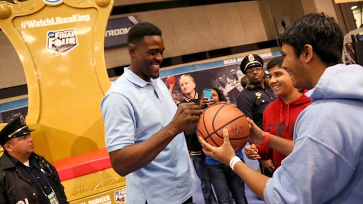 Chris Webber on the NBA playoffs, NCAA prospects, Barkley and more ...