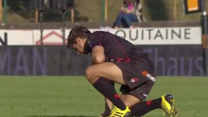 Video: Rugby player Jeremy Gondrand looks for lost teeth on field ...