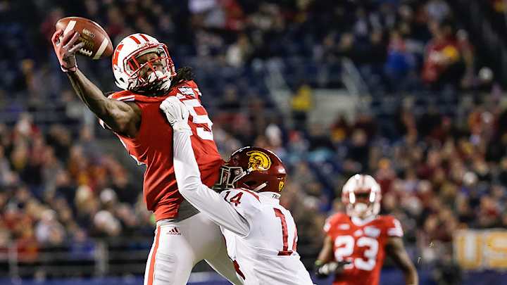 Wisconsin vs USC: Robert Wheelwright makes one handed catch - Sports ...
