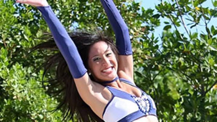 Cheerleader of the Week: FIU's Winnie Tseng