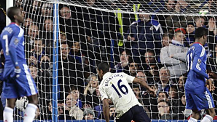 Chelsea continues limp form; "Snood" fashion craze takes hold