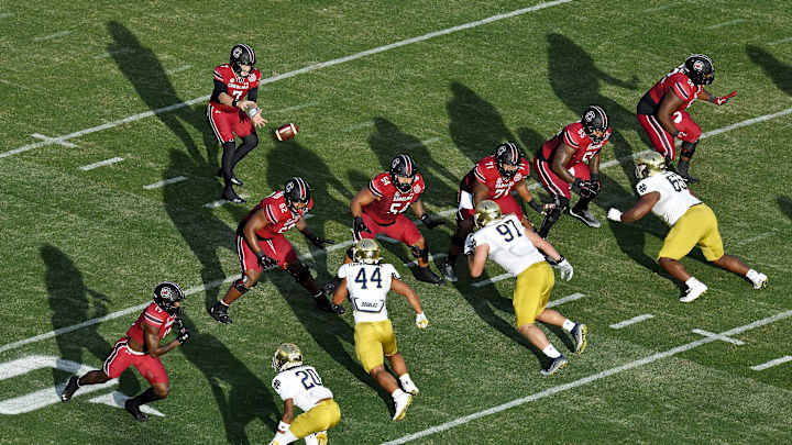 Spencer Rattler Headlines Potential Fall Camp Offensive Depth Chart For South Carolina Football ...