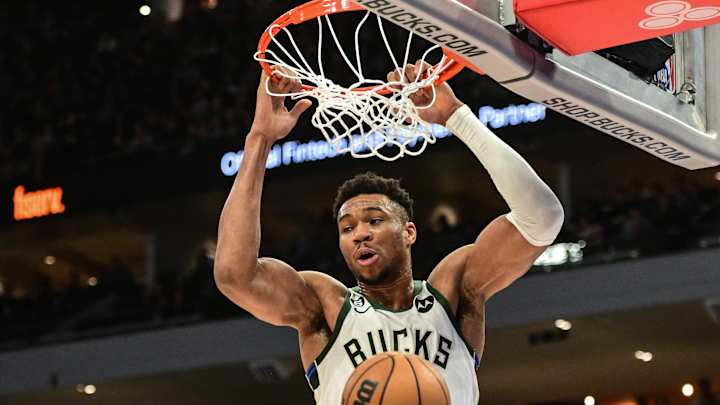Giannis Antetokounmpo Says He Signed His New Contract Extension Without Knowing the Numbers ...