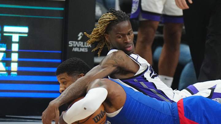 Paul George Suffers Injury During Clippers vs Kings - Sports ...