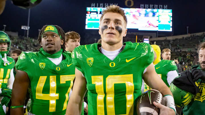 Oregon QB Bo Nix’s Parents Fought Back Tears While Watching Their Son ...