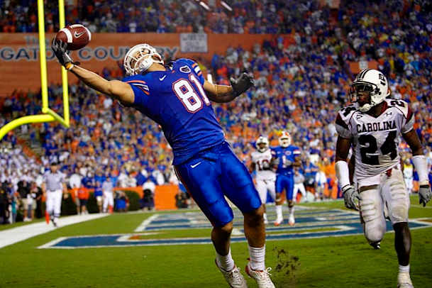 Get To Know: Aaron Hernandez - Sports Illustrated