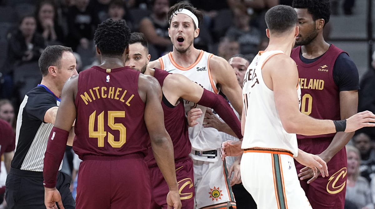 Cavaliers’ Donovan Mitchell Decries ‘Dirty’ Play That Led to Double ...