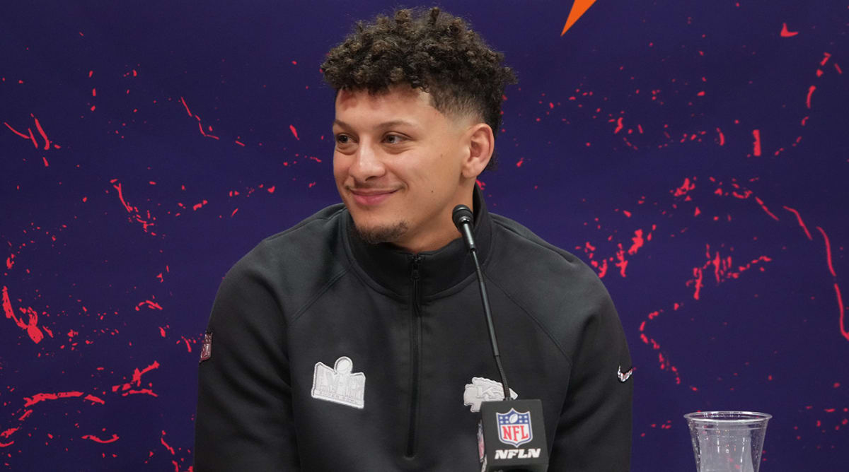 Patrick Mahomes Dropped Clever One-Liner While Admiring Caitlin Clark’s ...
