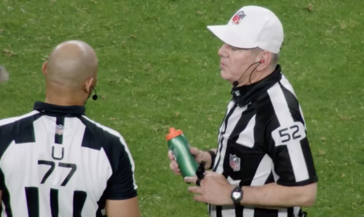 Mics Caught Super Bowl Refs Praising Patrick Mahomes Before Game-Saving ...