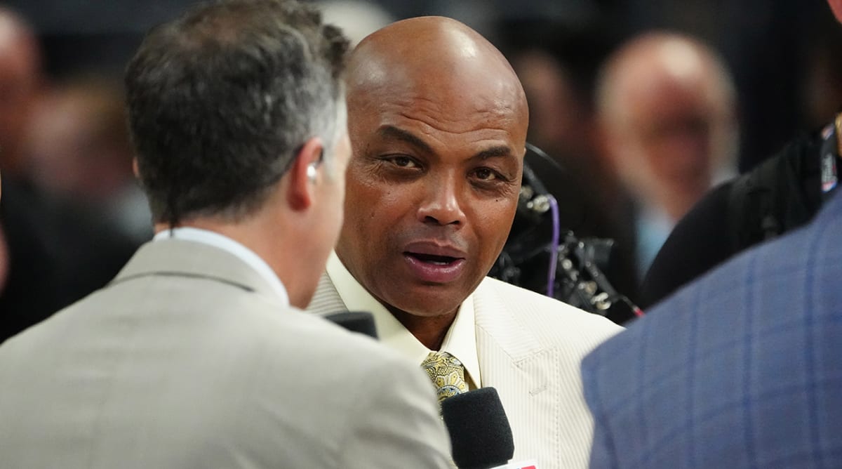 Charles Barkley Had to Troll Shaq While Congratulating Him for Magic ...