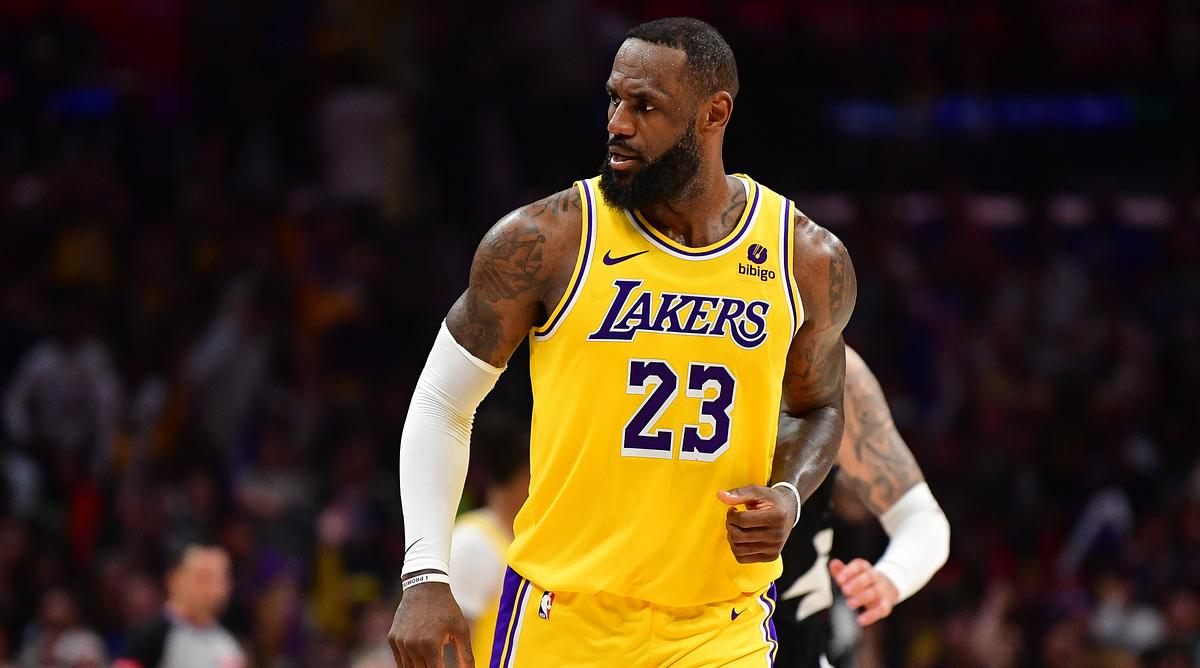 Lakers’ Darvin Ham Had Perfect Quote After LeBron James’s Epic Comeback ...